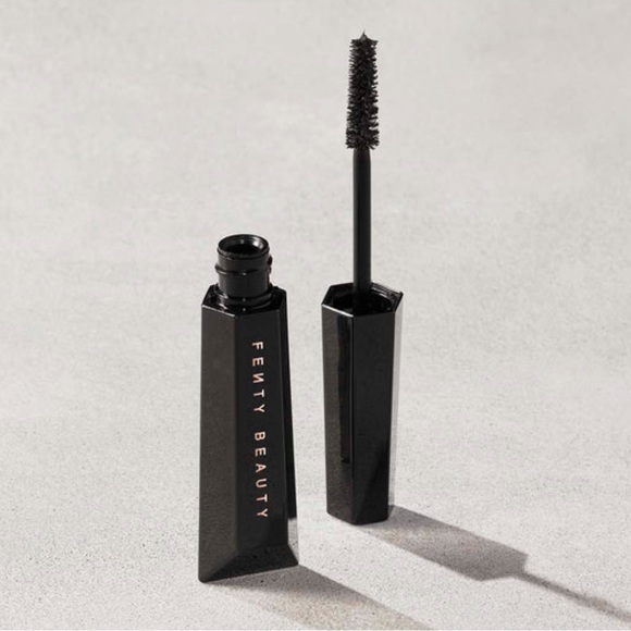 Fenty Beauty | Makeup | Fenty Black Hella Thicc Volumizing Mascara ...